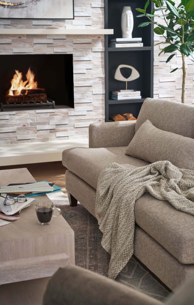 Sofas and Sectionals | La-Z-Boy Comfort Studio